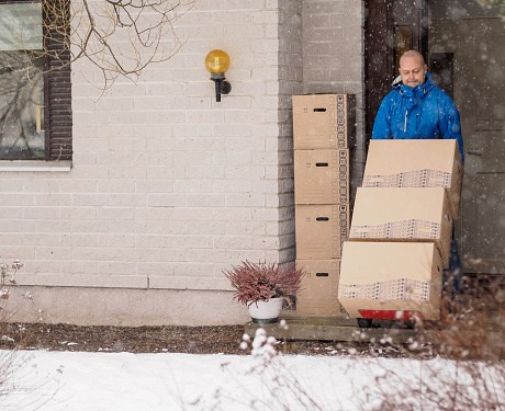 Best Tips for Moving During the Holiday Season - Four Guys and a Truck